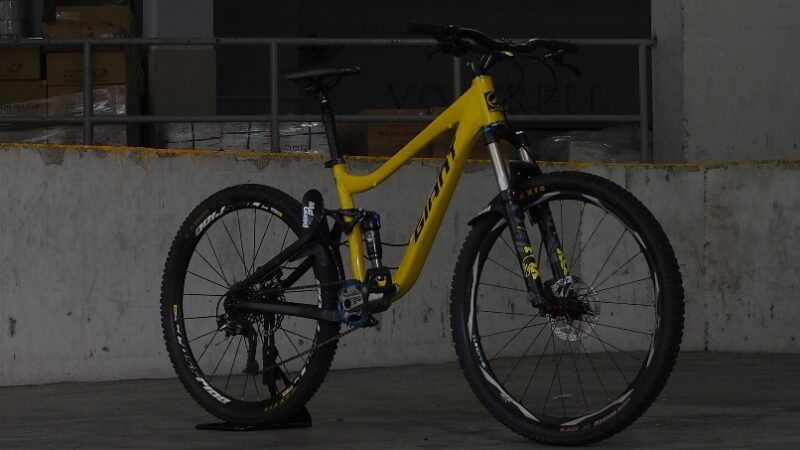 Giant Full Suspension MTB - Autumn Angel Sports